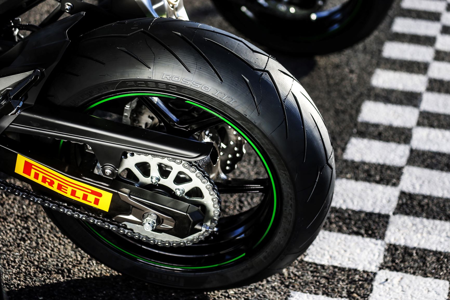 LA DIABLO ROSSO ™ III DE PIRELLI LLEGA A COLOMBIA - Revista Autocrash ...