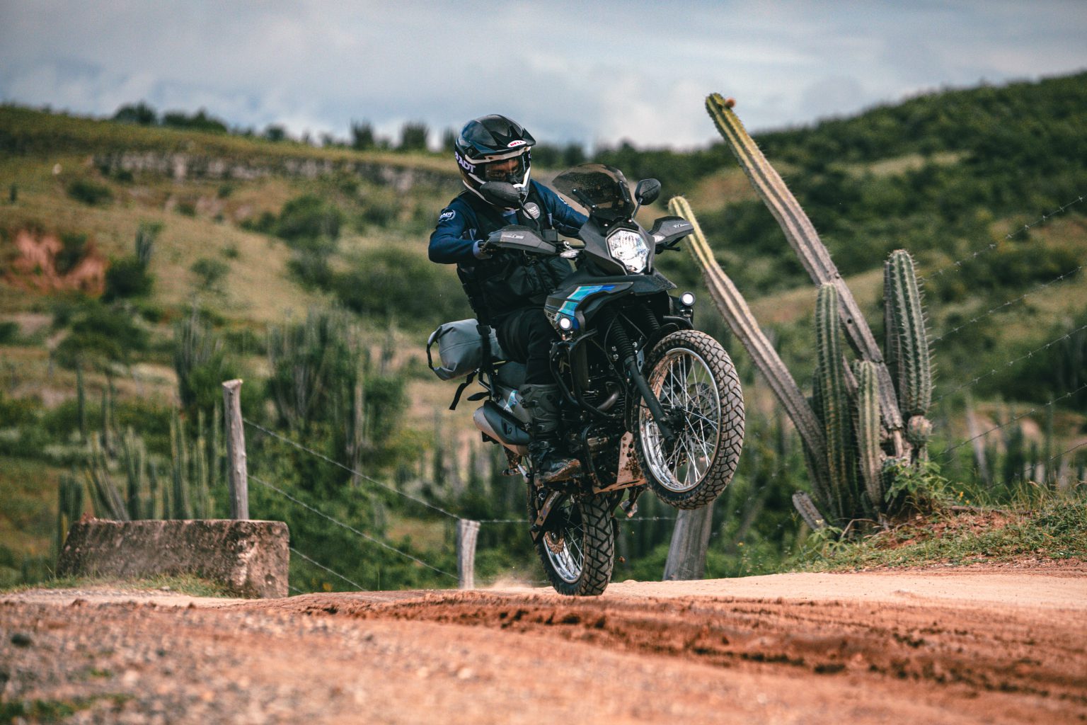 Con la nueva TT DS Special Rally Edition, AKT se propone llegar a 140 ...