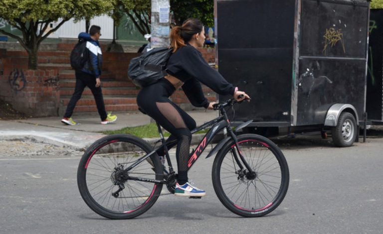 La mujer como actor vial - Revista Autocrash