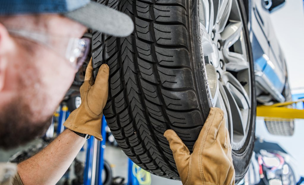 Consejos DE GOODYEAR para prevenir el DAÑO EN LAS LLANTAS - Revista Autocrash - CesviColombia